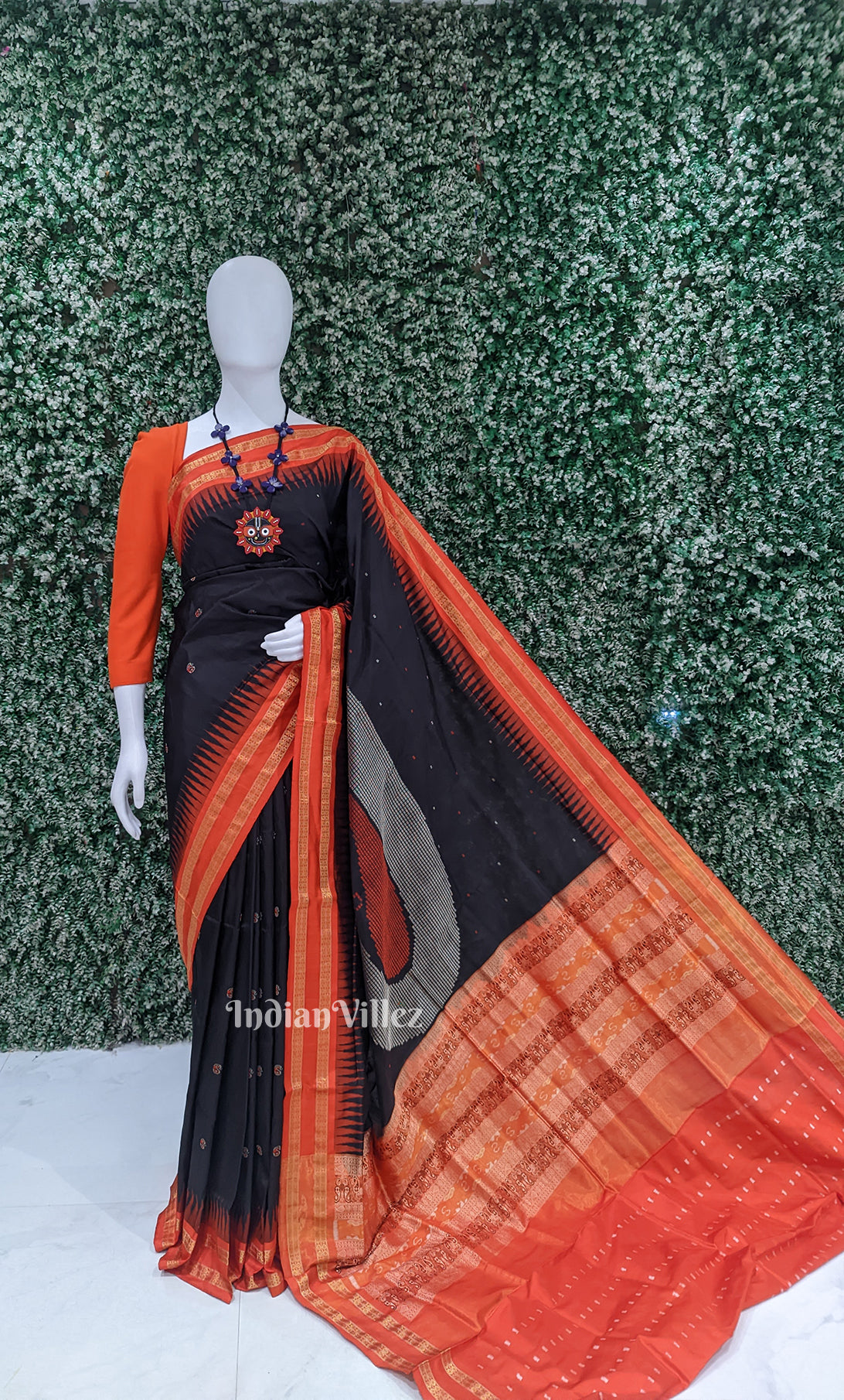 Dark Black Buti Design Bomkai Sambalpuri Silk saree – IndianVillèz