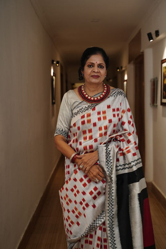 Red Doli Barat Theme Pattachitra Art on Pure Mulberry Silk Saree ...