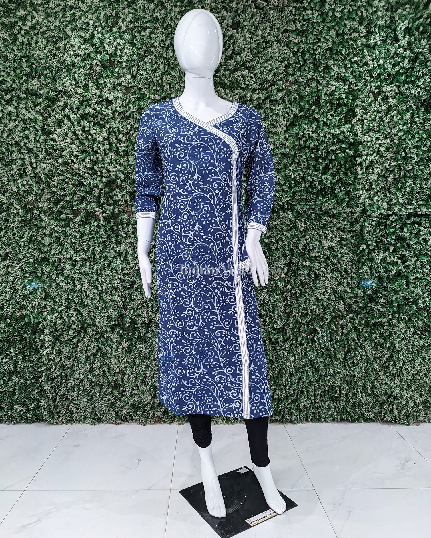 Navy Blue Block Printed Cotton Kurti for Women – IndianVillèz